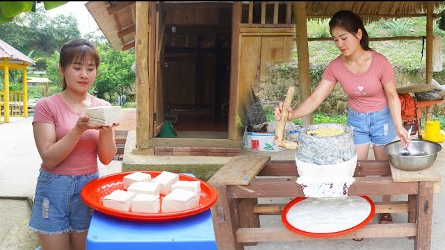 Готовлю тофу ручной работы и несу на рынок продавать. Нхат. Вьетнам