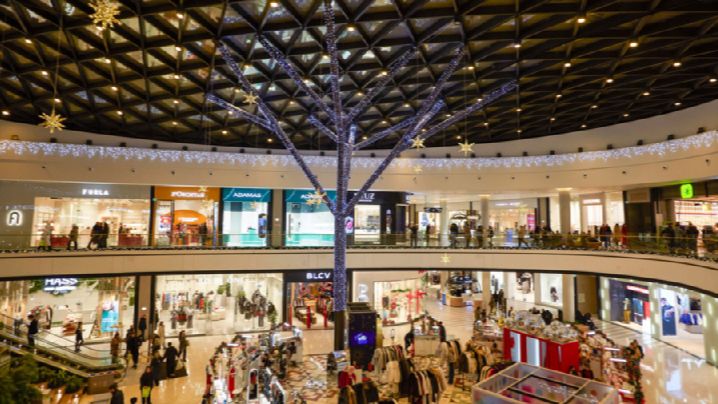 Глава СТЦ Шакиров: минимум 10% торговых центров закроются в России