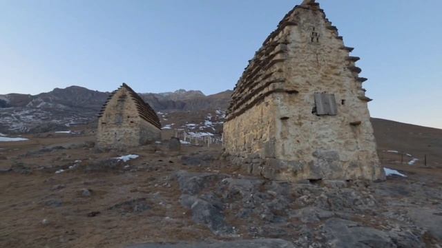 Всерьёз заблудилась среди руин средневекового города на Северном Кавказе