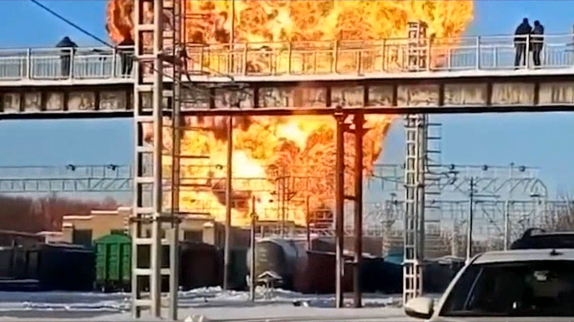 04.02.2026 В Тамбовской области сошел с рельсов и загорелся поезд с цистернами