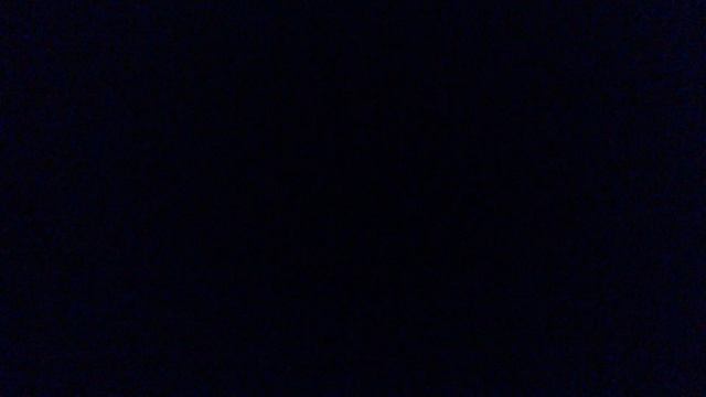 Я ем конфеты манго