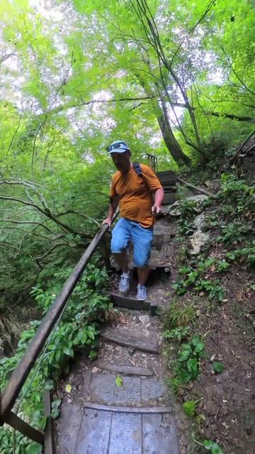 Крабовое ущелье. Лазаревское. Сочи. Август 2025. INSTA360 X5. Ч1.