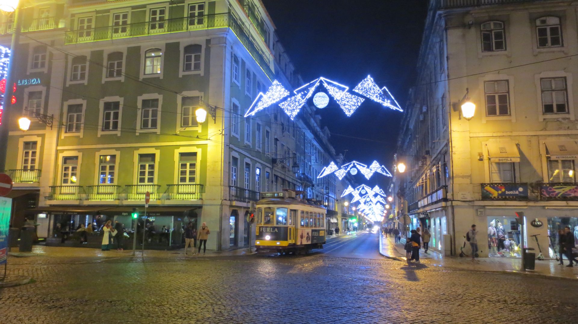 Трамвай № 28