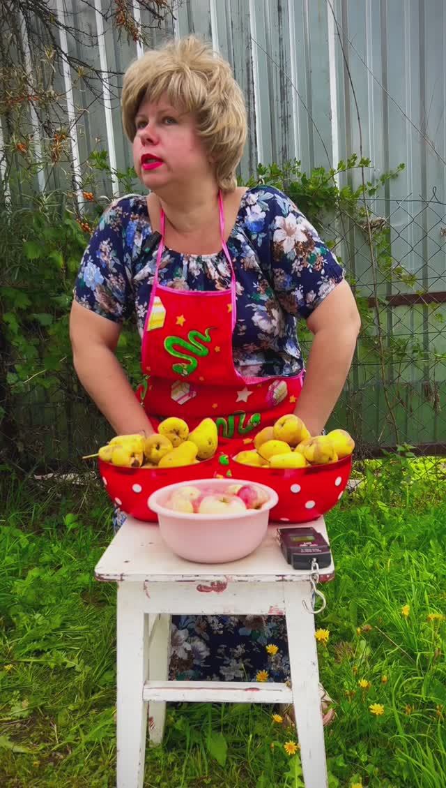 Бывают гнилые люди, как гнилые яблоки!