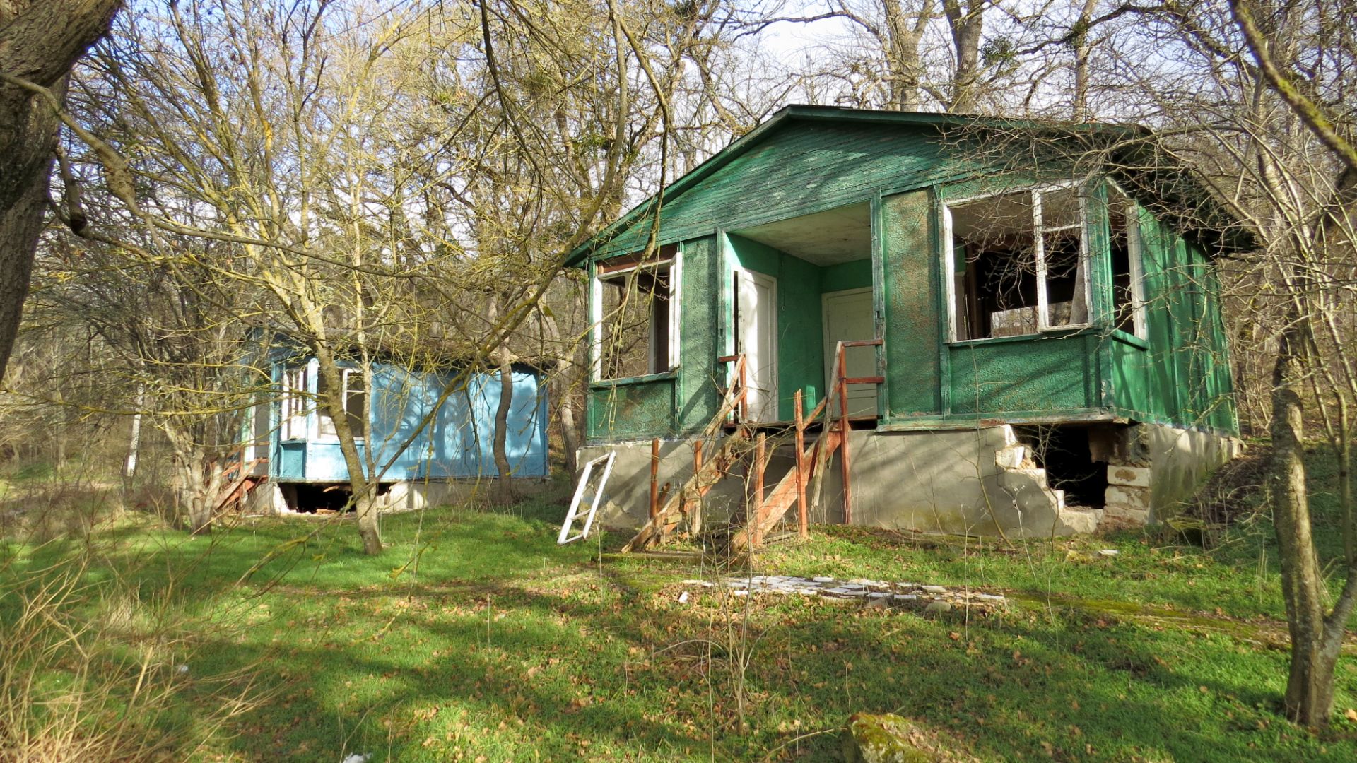 Заброшенный пионерлагерь Отважный под Судаком.