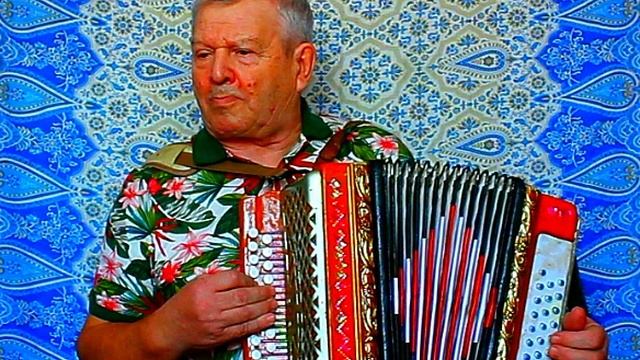 За тихой рекою.Услышал и подыграл на гармони...