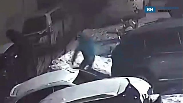 Неизвестный избил школьника во дворе на Шишкова подросток с сотрясением мозга