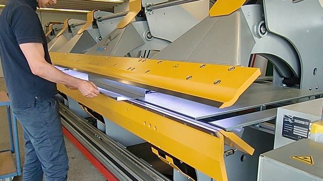 Изготовление панелей шип-паз - Гибочнычный станок с поворотной балкой TZ