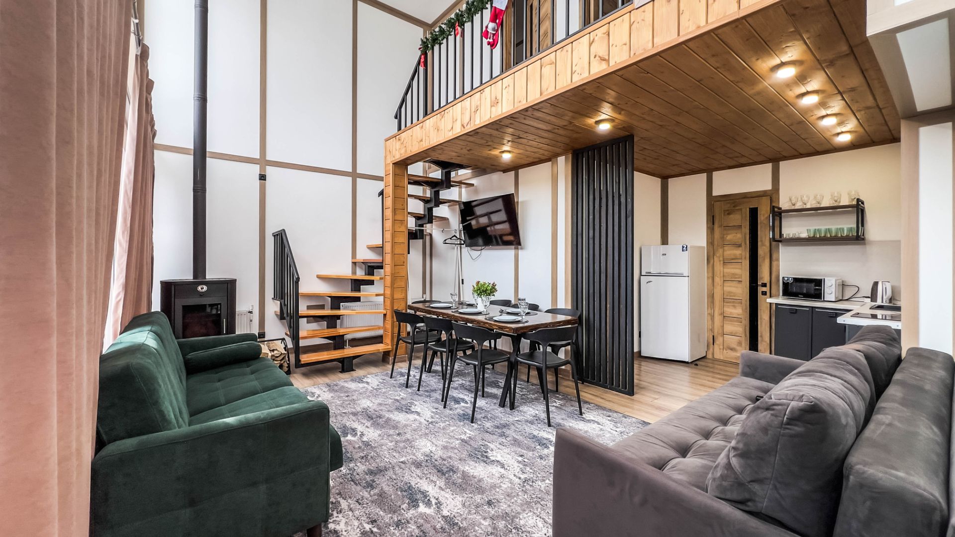 Большой дом на семью на Банковской в Архызе.