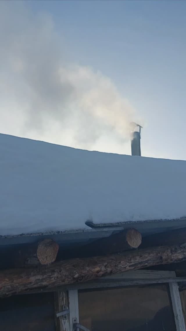 Мороз и тёплый дымок!