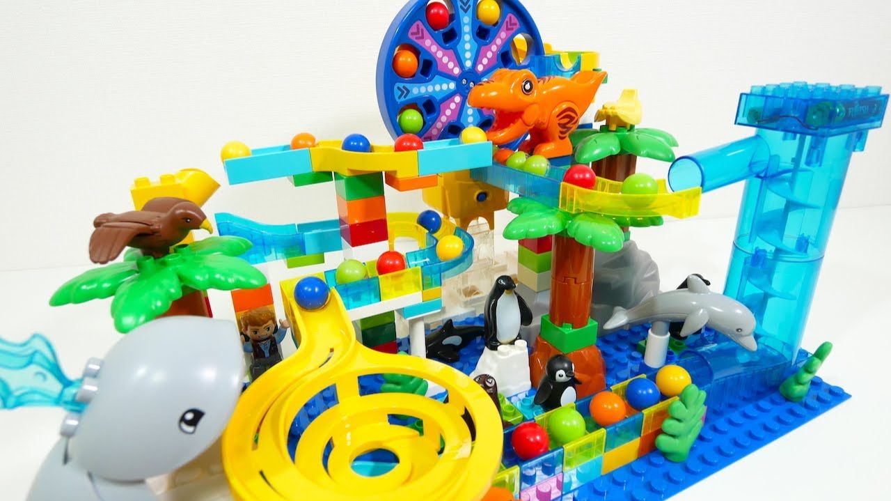 СТРОИМ ГОРКУ ДЛЯ ШАРИКОВ С ДЕЛЬФИНОМ И ПИНГВИНОМ ВИДЕО ДЛЯ ДЕТЕЙ ДЕТСКИЙ КАНАЛ ИГРАЛКИ-ЗАЛИПАЛКИ