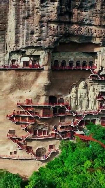 Майцзишань — гигантский пещерный монастырь