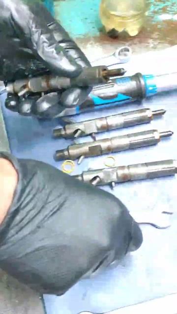 Оторванный носик распылителя на оригинальной форсунке Perkins — редкая поломка или заводской брак?