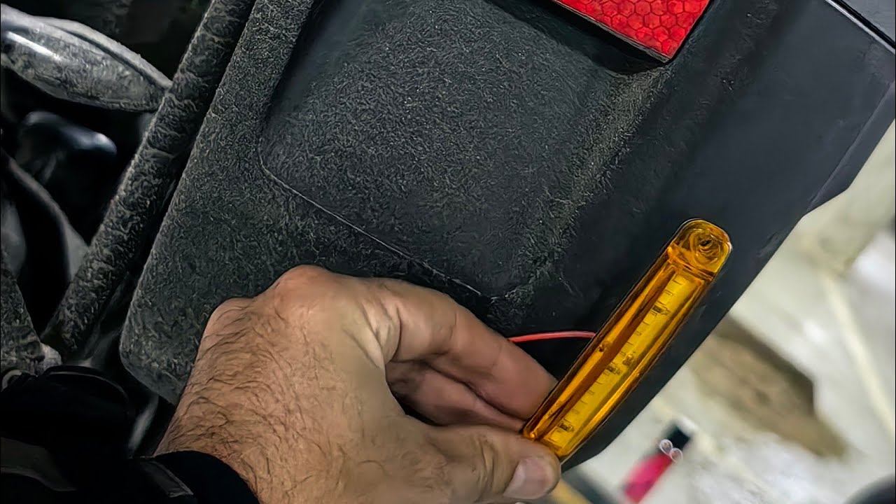 Установка дублирующих поворотников на Bajaj Dominar 400