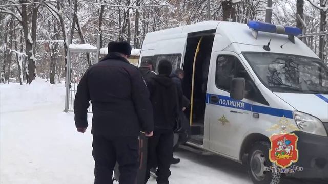 В Подмосковье полицейские депортировали 10 иностранных граждан по эпидемиологическим основаниям