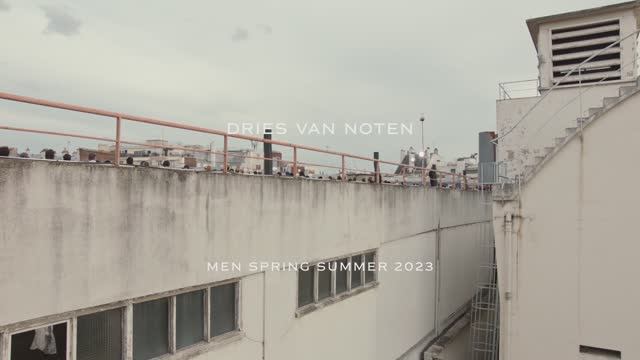 Показ мужской коллекции Dries Van Noten весна-лето 2023