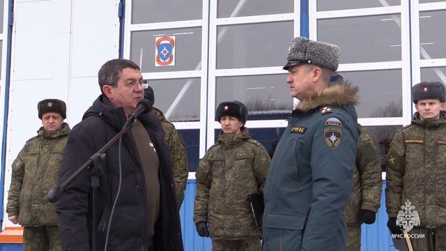 Главное управление МЧС России по Хабаровскому краю передало автомобили на СВО