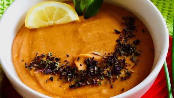 Суп чечевичный со специями.