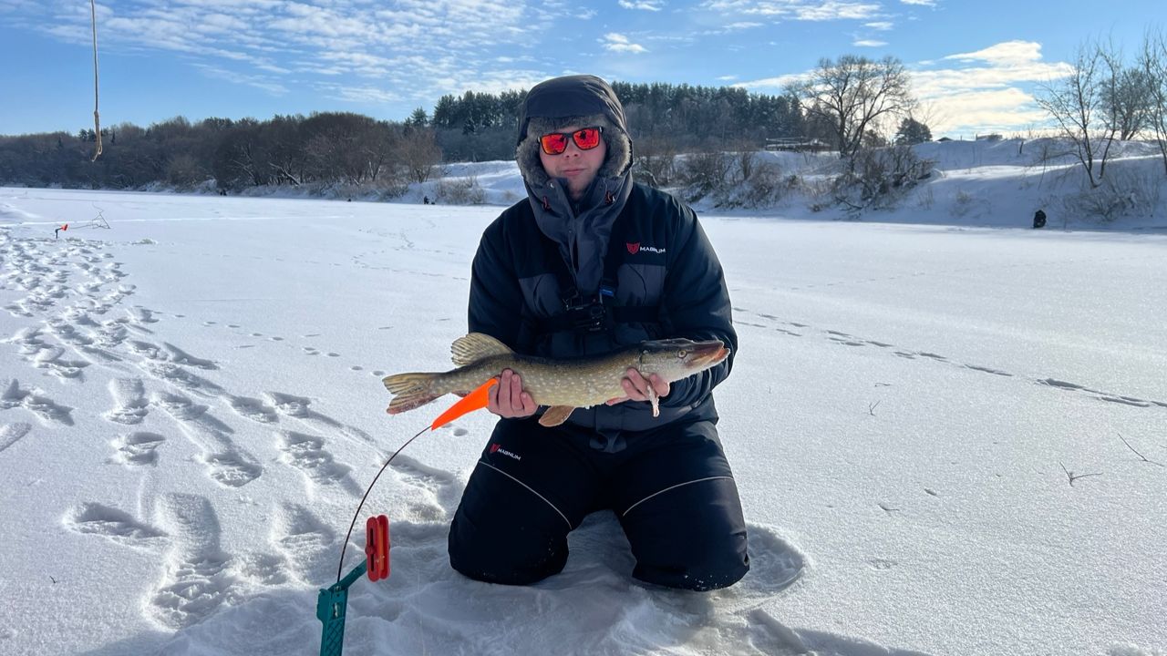 Рыбалка на реке, Днепр, Щука зимой в -20, жерлицы в глухозимье.