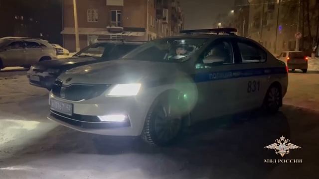 В Кемеровской области-Кузбассе и Омске полицейские вернули родителям потерявшихся детей