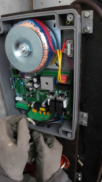 Как всё начиналось. Купил линейный привод распашных ворот.