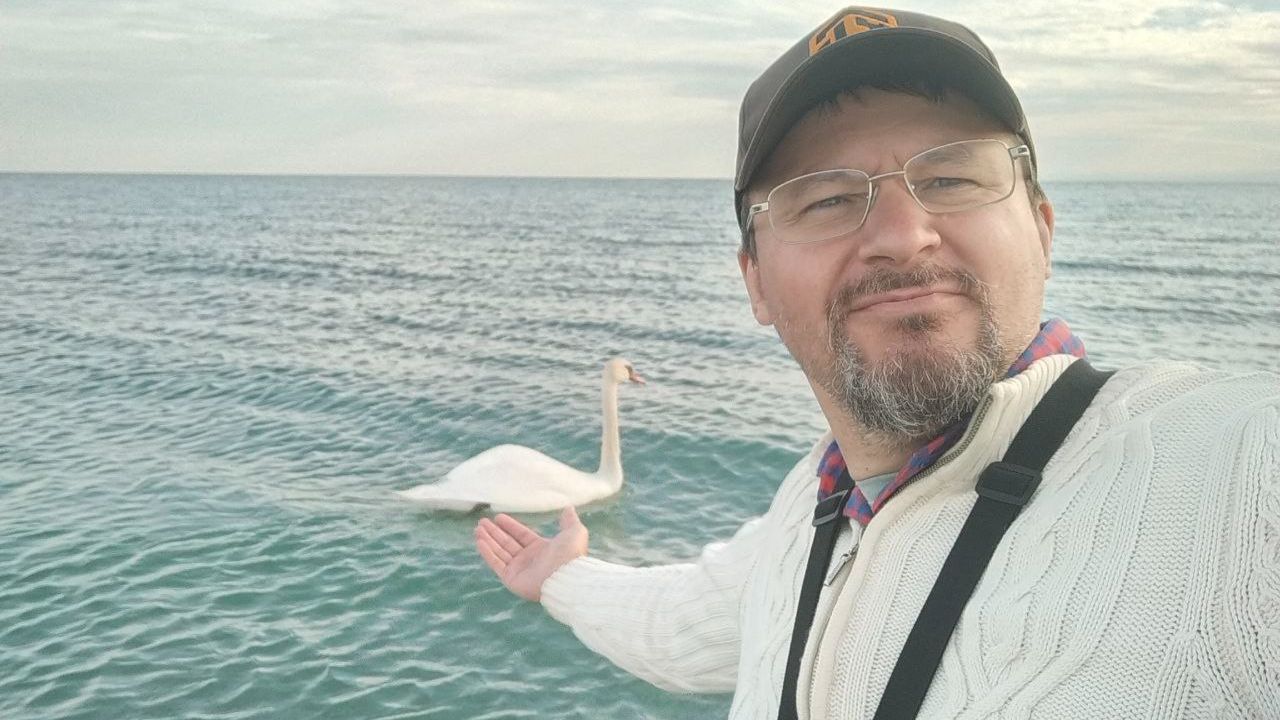 КАК я встретил лебедя на море на рыбалке! истории из жизни!