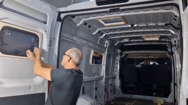 #02 Проблемы с установкой заднего окна | АвтоКЕМПЕР своими руками на базе Ducato L5H2