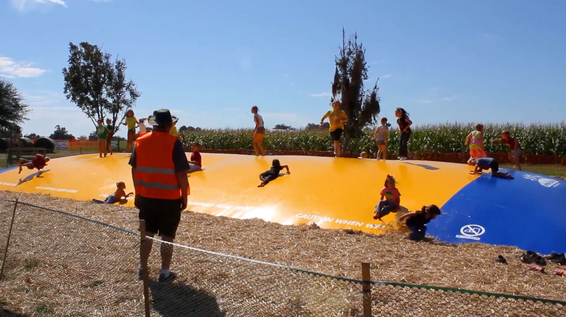 Надувные подушки для установки в грунт от Батутмастер