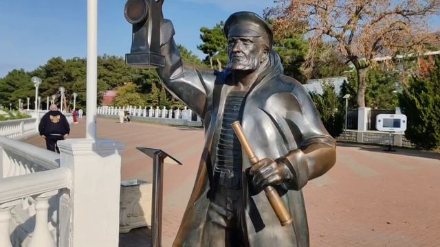 19.11.25. Набережная Геленджика, второй день. Квашеная капуста.