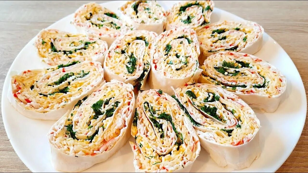 «Конвертики» с крабовыми палочками и сыром на завтрак и перекус