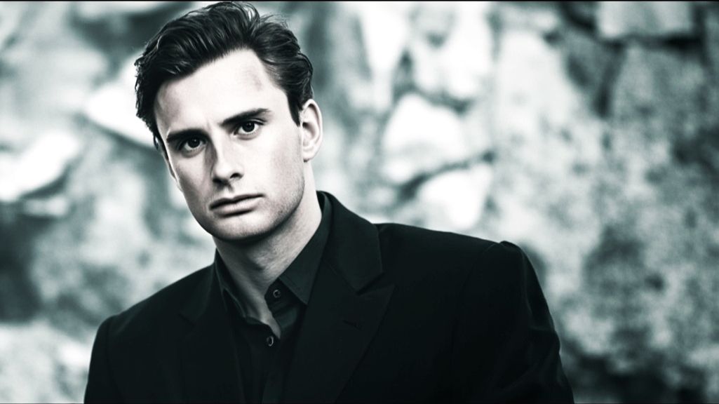 ....a modern video presentation of the actor Fabian Arnold _ Visual Portfolio 2026-youtube