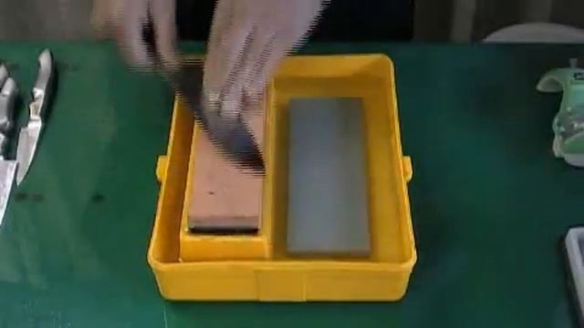 Контейнер для работы с точильными камнями от Suehiro
