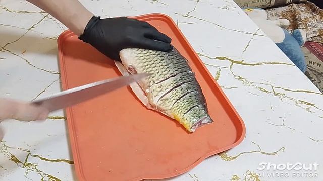 Карп в духовке на овощной подушке!