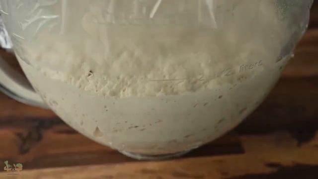 Чесночный суп в хлебе. Австрийская кухня