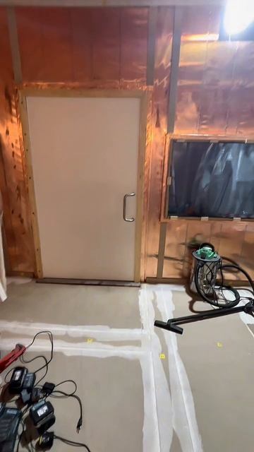 Монтаж медного контура радиочастотной кабины МРТ