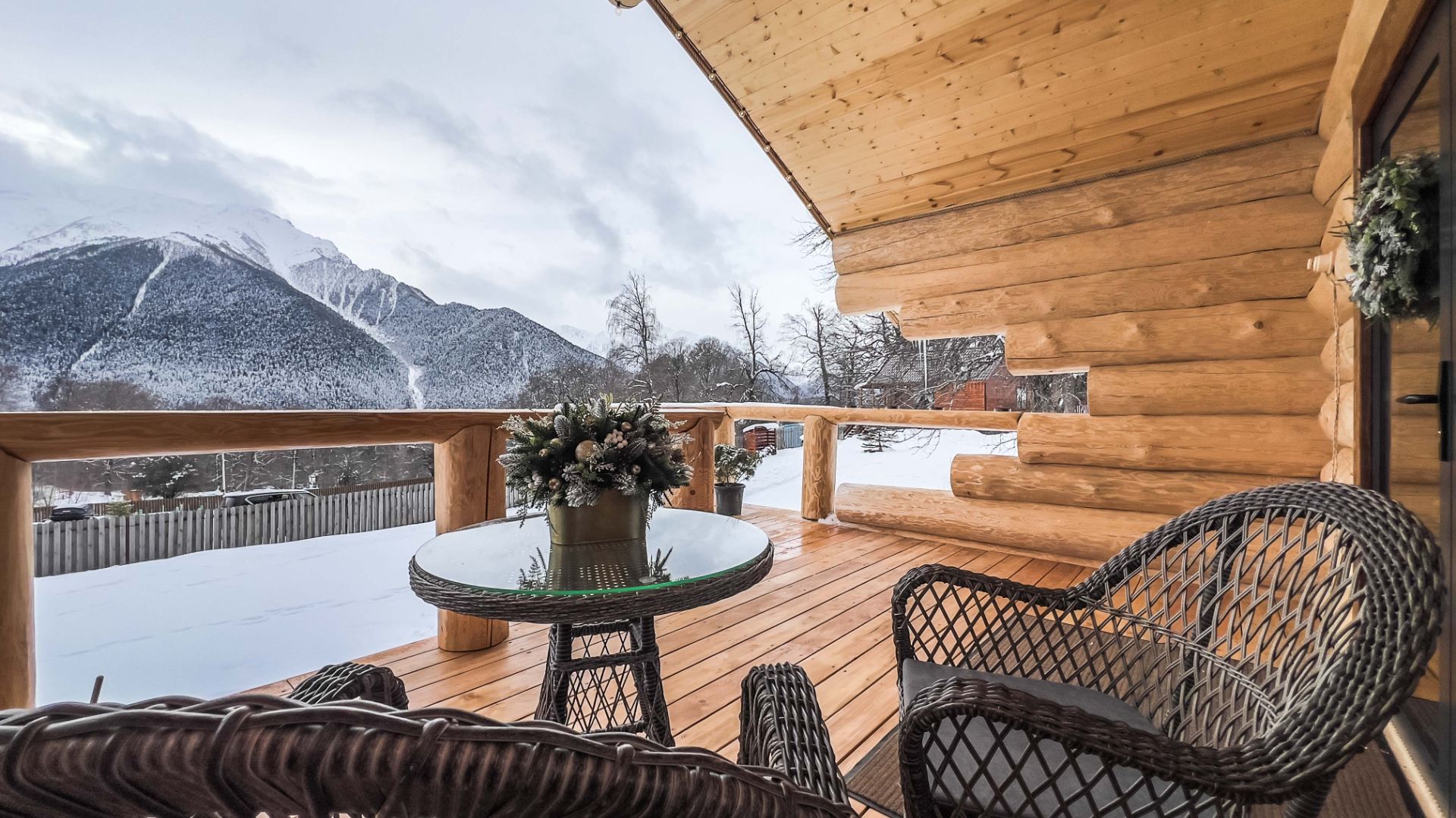 Дом из кедра "Славянская Усадьба" в Архызе