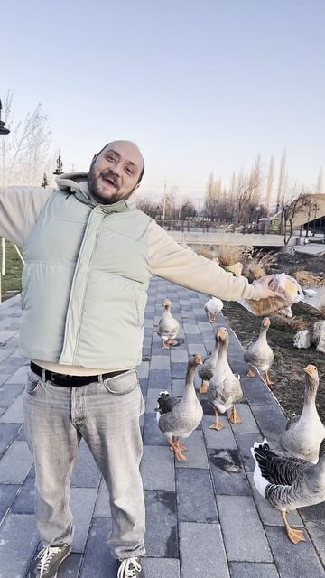 Терапия выходного дня: кормим гусей и уточек в любимом парке 🦆🍞