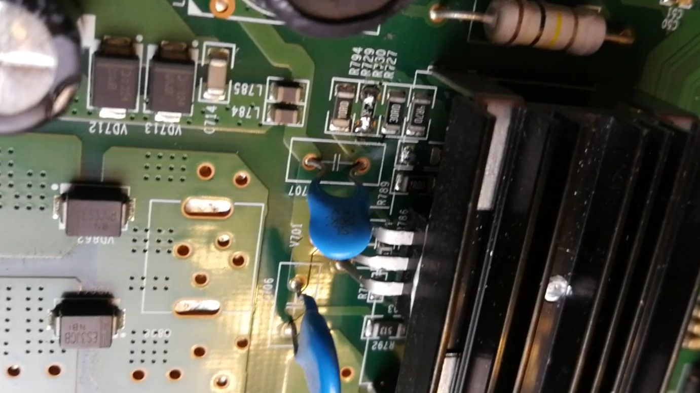 Hisense 55A6BG не включается. Делаем безрамочник или покупаем новый - вот в чём вопрос !!!