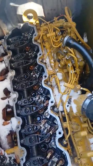 CAT 320, двигатель C7.1 — ремонт и проверка форсунок, первый запуск экскаватора после ремонта