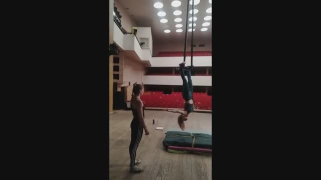 Групповые занятия на трапеции (динамичные трюки и элементы)