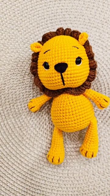 Лев. Вязаная игрушка.