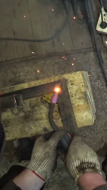 🔥  Мой первый вездеход рождается! День первый сварки рамы 🚜 ✨