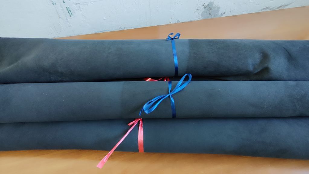 Коробка № АТ013   Кожа МРС черная для одежды 0,6 – 0,9 мм