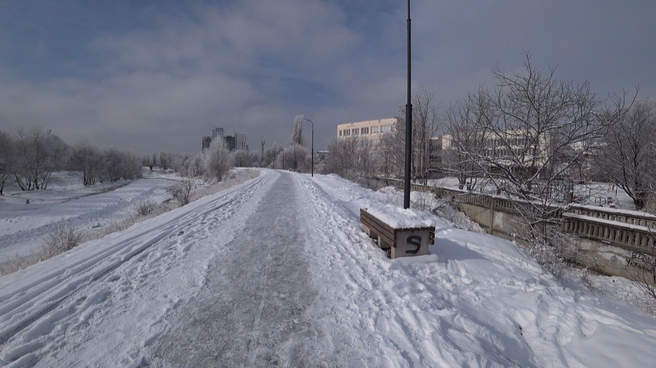 Утренняя зимняя прогулка у реки Нальчик. Пытаюсь перейти реку