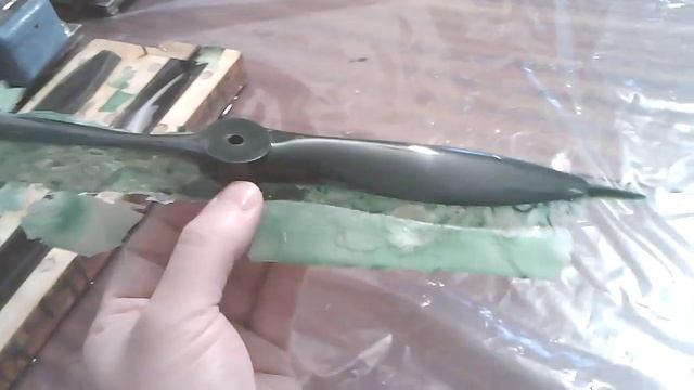 №8- Извлечённый стеклопластиковый винт только что из матрицы.