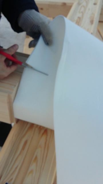 Монтаж стен из клееного бруса. Утепляем чашу. У каждого поставщика свои рекомендации.