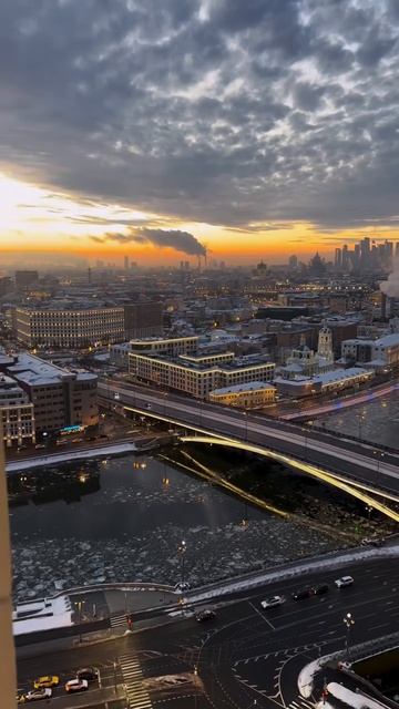 Завораживающая панорама Москвы с высоты столичных крыш