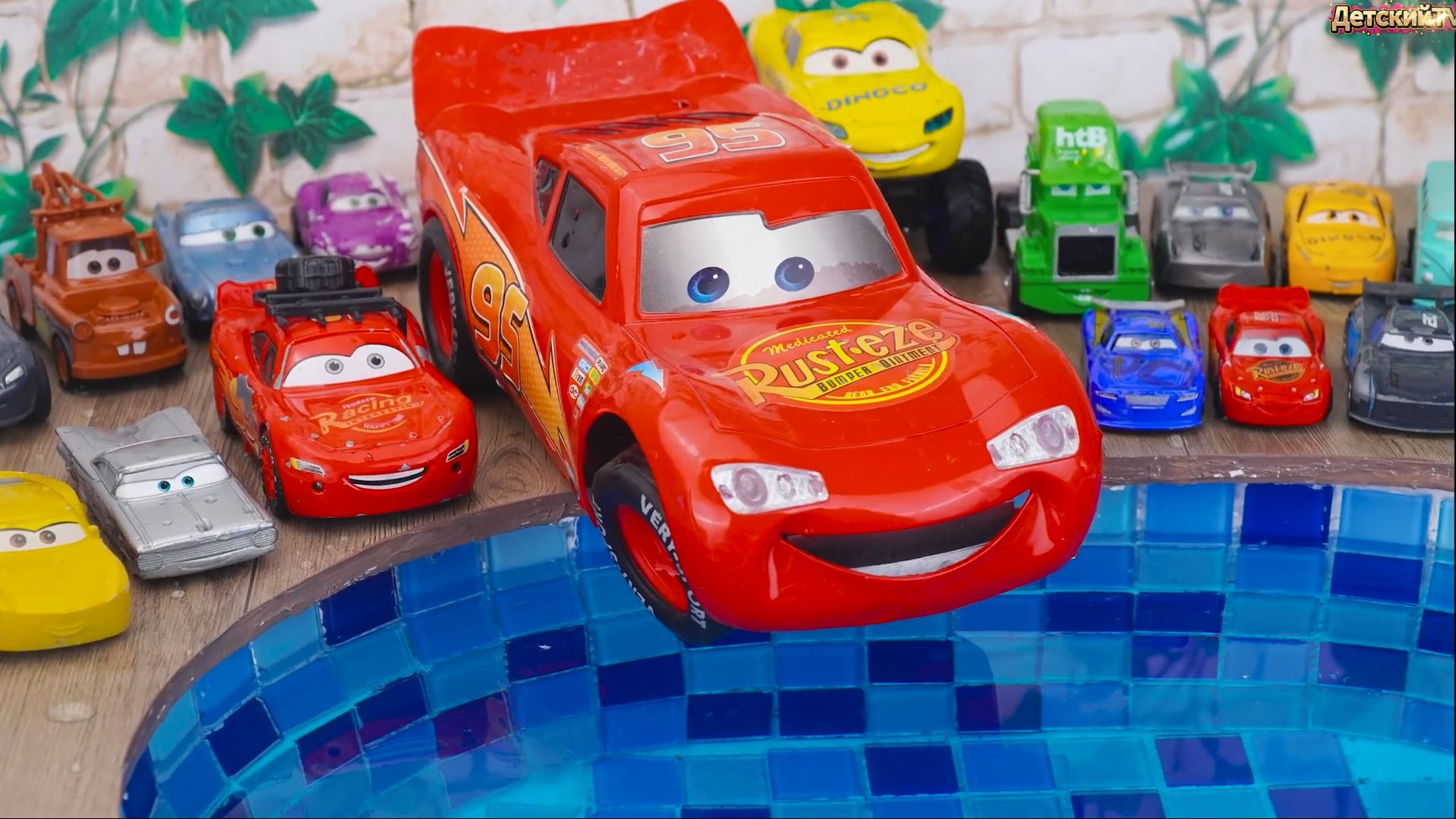 Мультики для детей | Машинки Тачки — Молния Маккуин с пузырями