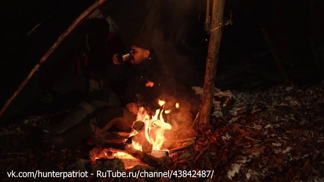 🌨️🌬 Кемпинг в снежную бурю 🔥 Без палатки, без спального мешка 🔥 Зимой в экстремальных условиях