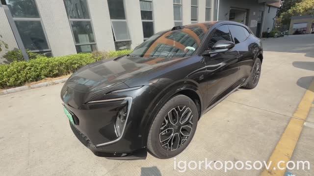 Avatr 11 — электромобиль, оснащённый системой автоматической парковки.